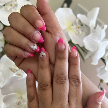 LUX NAILS & SPA - Updated March 2025 - 81 Photos & 39 Reviews - 305 N ...