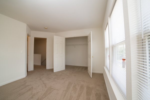 RIVERSIDE MANOR APARTMENTS - Updated July 2024 - 38 Photos & 11 Reviews ...