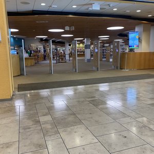 PENINSULA CENTER LIBRARY - 145 Photos & 108 Reviews - 701 Silver Spur ...