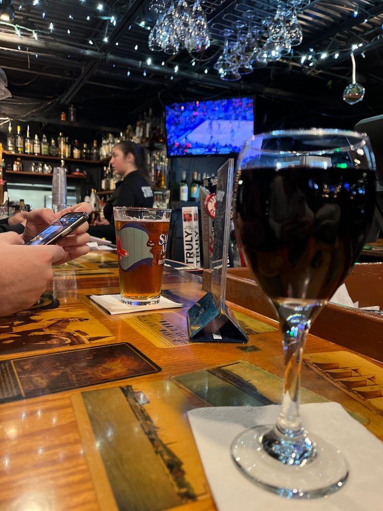 THE HUB PUB - Updated December 2025 - 83 Photos & 273 Reviews - 18 ...