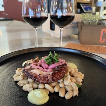 VINAS WINE & TAPAS - Updated July 2025 - 83 Photos & 55 Reviews - 85 ...