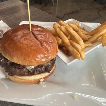 BLU BURGER GRILLE - Updated January 2026 - 202 Photos & 415 Reviews ...
