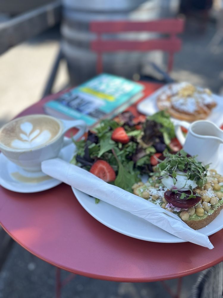 RED BERRY COFFEE BAR - Updated May 2025 - 489 Photos & 393 Reviews ...