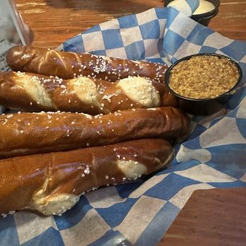 HESSEN HAUS - Updated December 2025 - 441 Photos & 423 Reviews - 101 ...