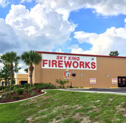 SKY KING FIREWORKS - Updated July 2024 - 15 Photos - 15901 S Tamiami ...