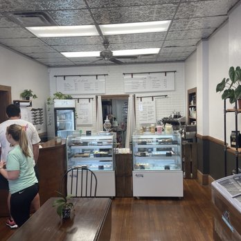 LE PETIT SWEET - Updated December 2025 - 87 Photos & 65 Reviews - 110 W 5th Ave, Mount Dora ...