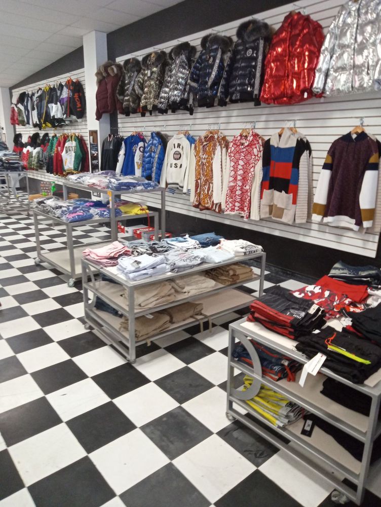 4TH QUARTER - Updated July 2025 - 519 Broadway Ave, Wisconsin Dells ...