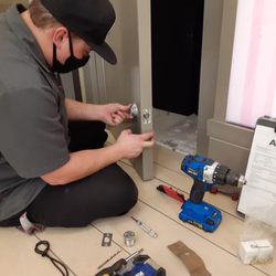 BOB’S LOCK SAFE AND KEY 24 HOUR LOCKSMITH - 117 Photos & 26 Reviews ...