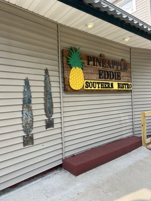 PINEAPPLE EDDIE SOUTHERN BISTRO - Updated November 2025 - 243 Photos ...