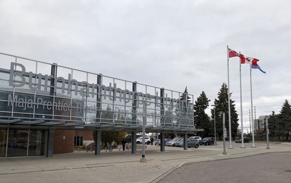 BURNHAMTHORPE BRANCH LIBRARY - Updated November 2025 - 33 Photos - 3650 ...
