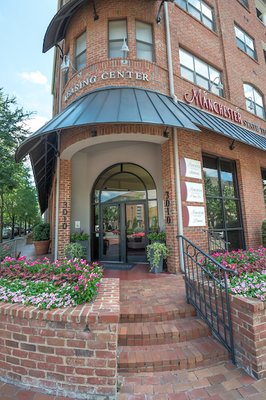 MANCHESTER STATE THOMAS APARTMENTS - Updated December 2025 - 82 Photos ...