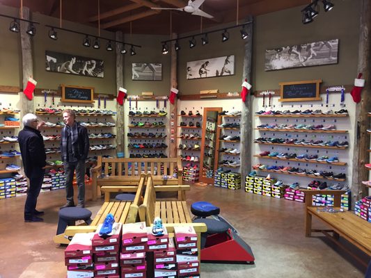 FRONTRUNNERS - Updated January 2026 - 11 Reviews - 1200 Vancouver ...