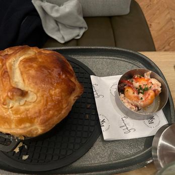 RAMSAY’S KITCHEN - Updated June 2024 - 793 Photos & 371 Reviews - 39 W ...