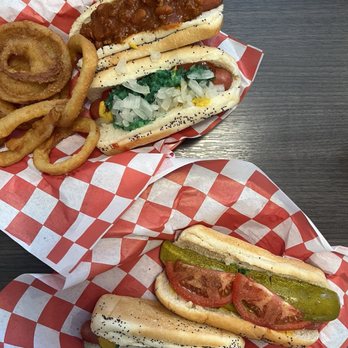 SKIP’S CHICAGO DOGS - Updated August 2025 - 210 Photos & 288 Reviews ...