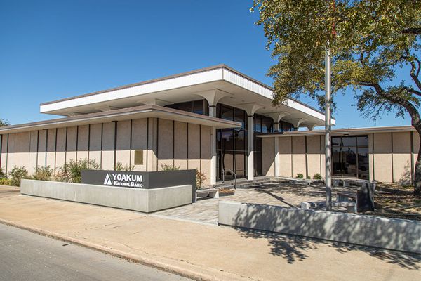 YOAKUM NATIONAL BANK - Updated January 2026 - 19 Photos - 301 W Grand ...