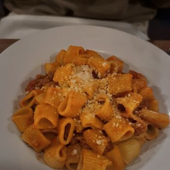 THE RED HEN - Updated December 2025 - 1639 Photos & 1131 Reviews - 1822 ...