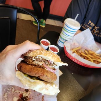 GOLDBURGERS - Updated July 2025 - 651 Photos & 636 Reviews - 1096 Main ...