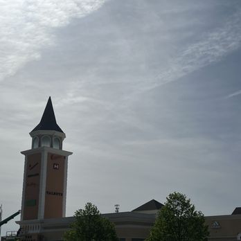 THE OUTLET SHOPPES OF THE BLUEGRASS - Updated January 2026 - 219 Photos ...
