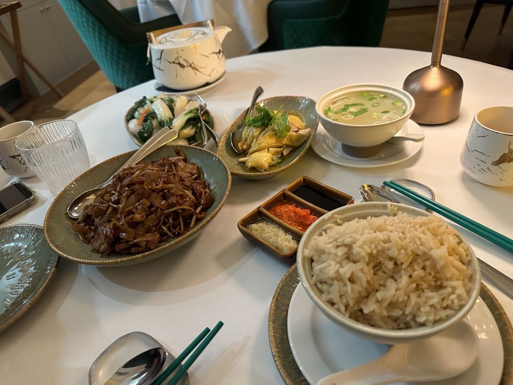 THE BUGIS SINGAPORE RESTAURANT - Updated August 2024 - London, United ...