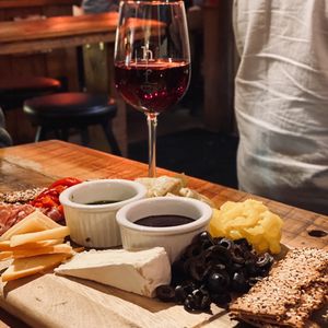 MILTONIAN PIZZERIA & WING HOUSE - 18 Photos & 80 Reviews - 618 Mulberry ...