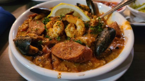 STATION 101 PUB & KITCHEN - Updated June 2024 - 276 Photos & 353 ...