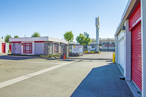 SOUTH STREET SELF STORAGE - Updated May 2025 - 20 Photos & 16 Reviews ...