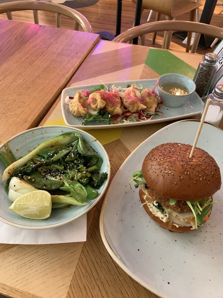 WONDERTREE - 72 Photos & 47 Reviews - Gatwick Airport, Horley, West ...