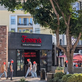FINNEY’S CRAFTHOUSE - BURBANK - Updated June 2024 - 973 Photos & 613 ...