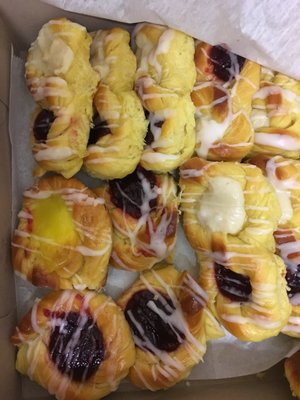 ROYAL PASTRY SHOP - 13 Photos & 64 Reviews - 317 Marrett Rd, Lexington ...