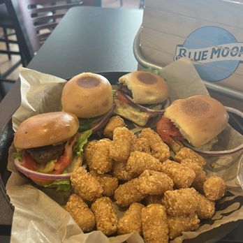 CADILLAC RANCH BAR & GRILL - Updated December 2025 - 11 Photos & 12 ...