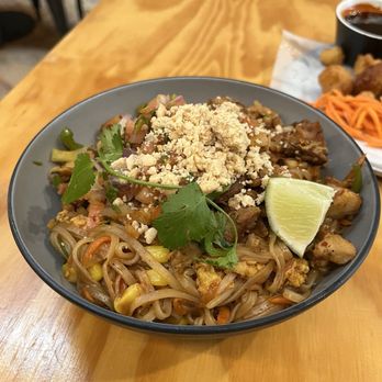 LALO - Updated October 2025 - 749 Photos & 520 Reviews - 26 W Ct St ...