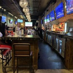 WILLIAMS INN PIZZA & SPORTS BAR - Updated October 2025 - 166 Photos ...