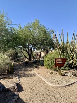 GLENDALE PUBLIC LIBRARY - Updated October 2025 - 89 Photos & 21 Reviews ...