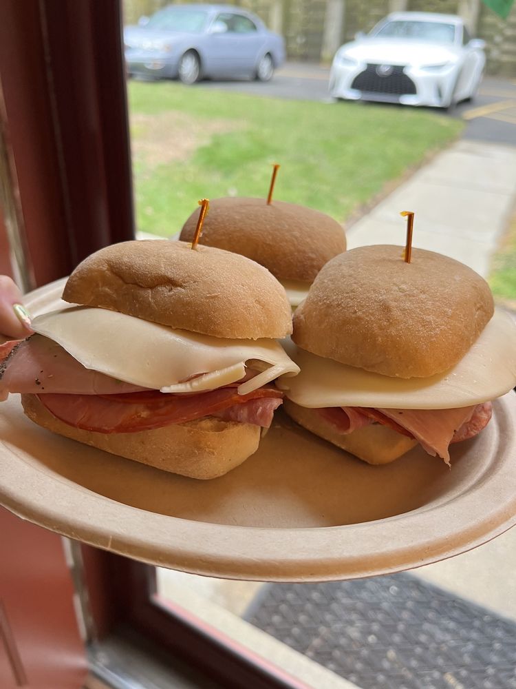 FAMILY DELI - Updated March 2025 - 18 Photos & 45 Reviews - 3400 S Park ...