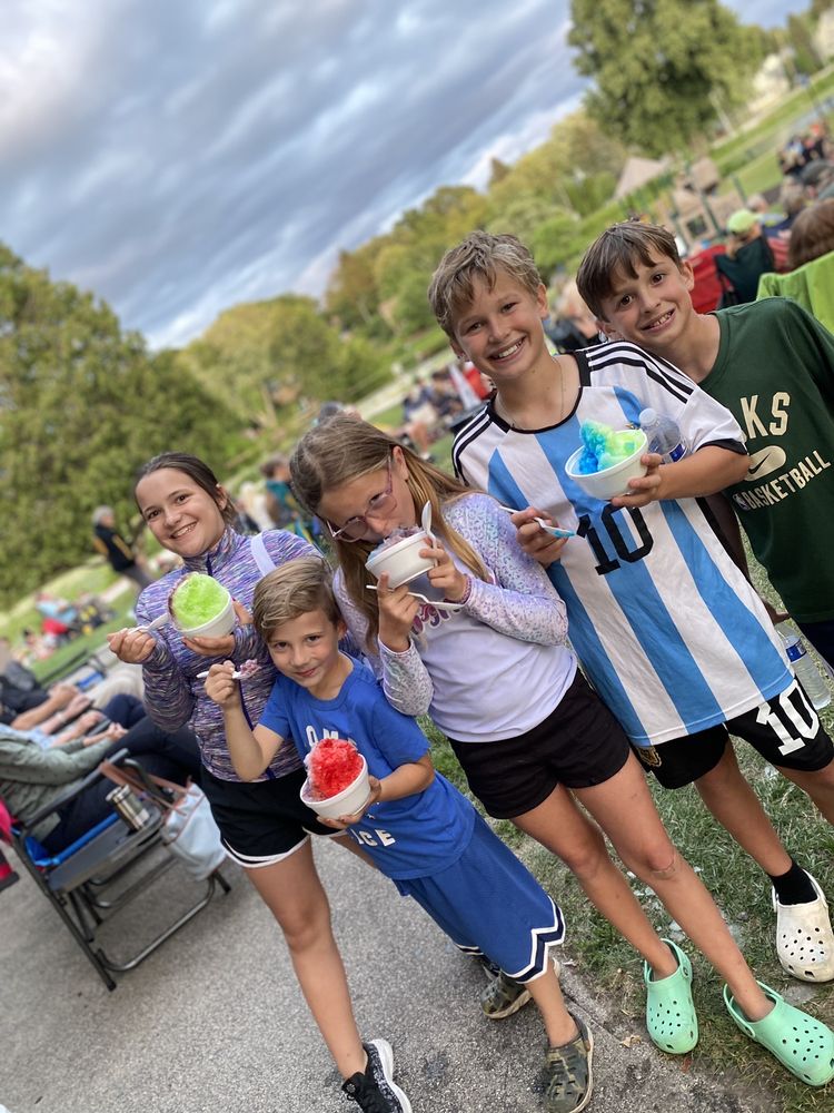 MIKE’S KULA HUT - Updated October 2024 - 13 Photos - Cedarburg ...