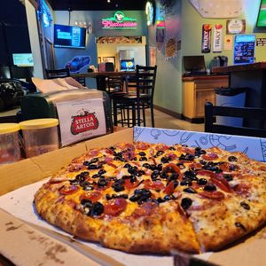 THE FIELDHOUSE PIZZA & PUB - Updated December 2025 - 136 Photos & 120 ...