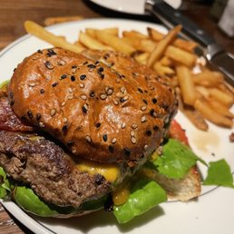 THE CAPITAL BURGER - 998 Photos & 758 Reviews - 1005 7th St NW ...