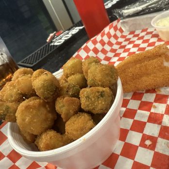 HANK’S - Updated March 2025 - 87 Photos & 101 Reviews - 1228 NE 63rd St ...