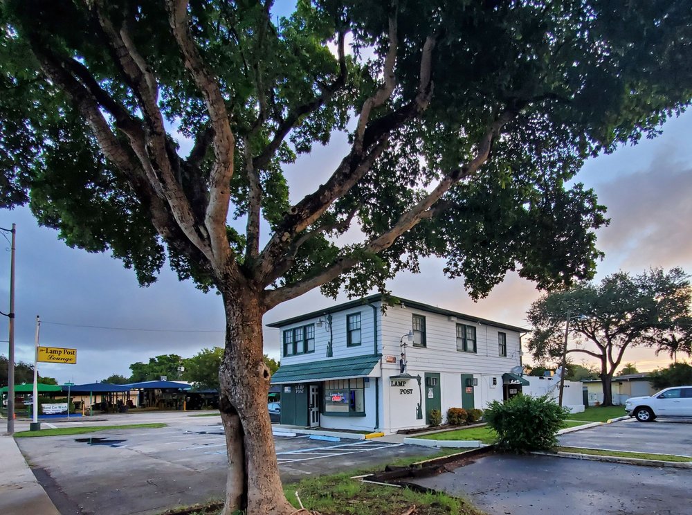 LAMP POST LOUNGE - Updated October 2025 - 20 Reviews - 1413 N Federal ...