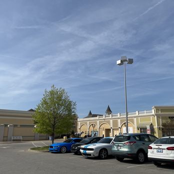 THE OUTLET SHOPPES OF THE BLUEGRASS - Updated January 2026 - 219 Photos ...