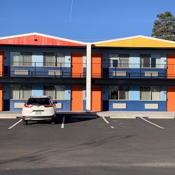 AMERICANA MOTOR HOTEL - Updated August 2024 - 51 Photos & 25 Reviews - 2650 E Rte 66, Flagstaff ...