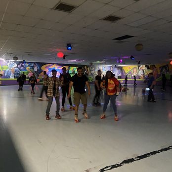 SKATE COUNTRY - Updated July 2025 - 108 Photos & 82 Reviews - 7980 E ...