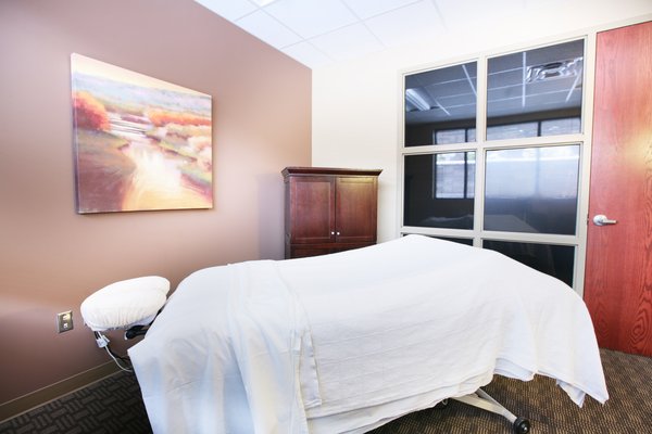 WOLF CHIROPRACTIC CLINIC - Updated December 2025 - 15 Photos & 19 ...