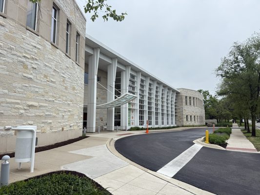 ELMHURST PUBLIC LIBRARY - Updated December 2025 - 82 Photos & 92 ...