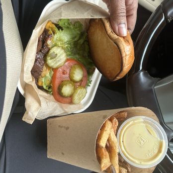 LR BURGER - Updated October 2025 - 64 Photos & 139 Reviews - 202 E ...