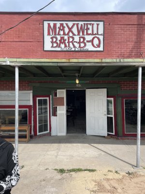 MAXWELL BARBECUE CO - Updated December 2025 - 16 Photos - 109 Railroad ...