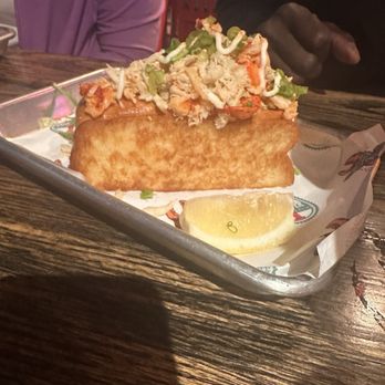 LOBSTER GUYS ROLLS & FRIES - Updated November 2024 - 568 Photos & 363 ...