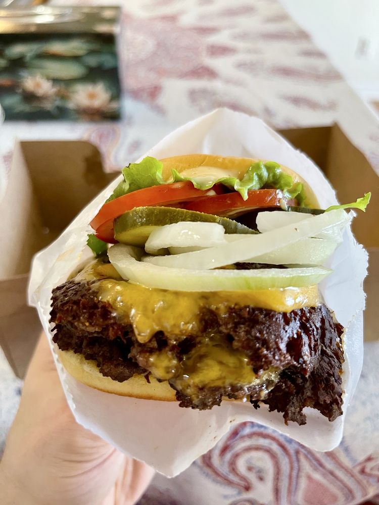SHAKE SHACK - Updated May 2026 - 100 City Centre Drive, Mississauga ...