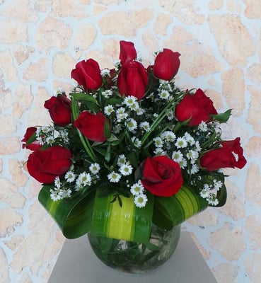 BELLA FLOR - Updated August 2025 - 12 Photos - Calle Teniente César ...