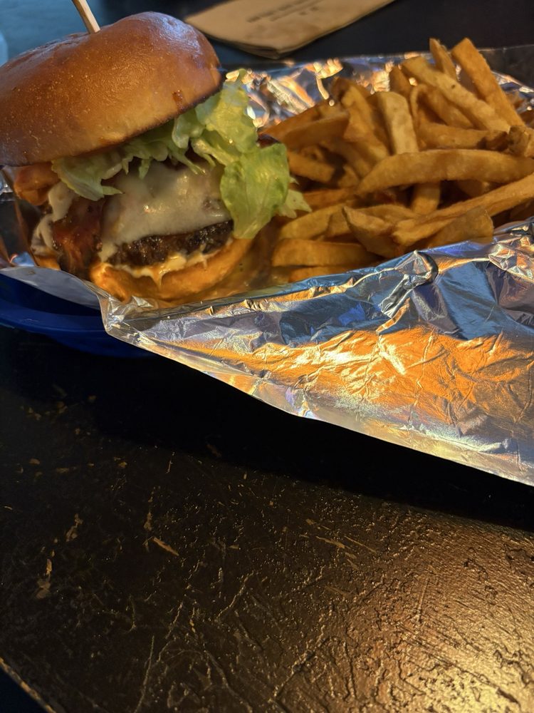 VERA’S BURGER SHACK - Updated May 2026 - 89 Photos & 163 Reviews - 1030 ...